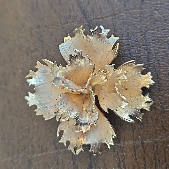 Jewelry | Vintage Giovanni Flower Brooch Gold Tone | Poshmark